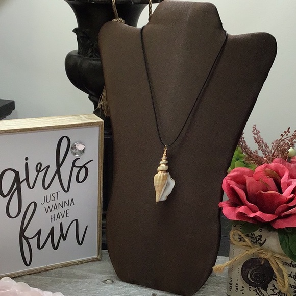 Jewelry | Nwt Conch Seashell Necklace | Poshmark